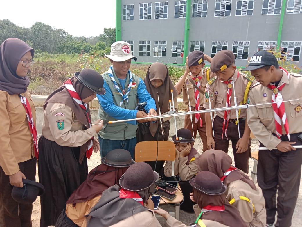 Pramuka Sambas Berpartisipasi Menerima Gambar SSTV 8F166LBP Baden ...